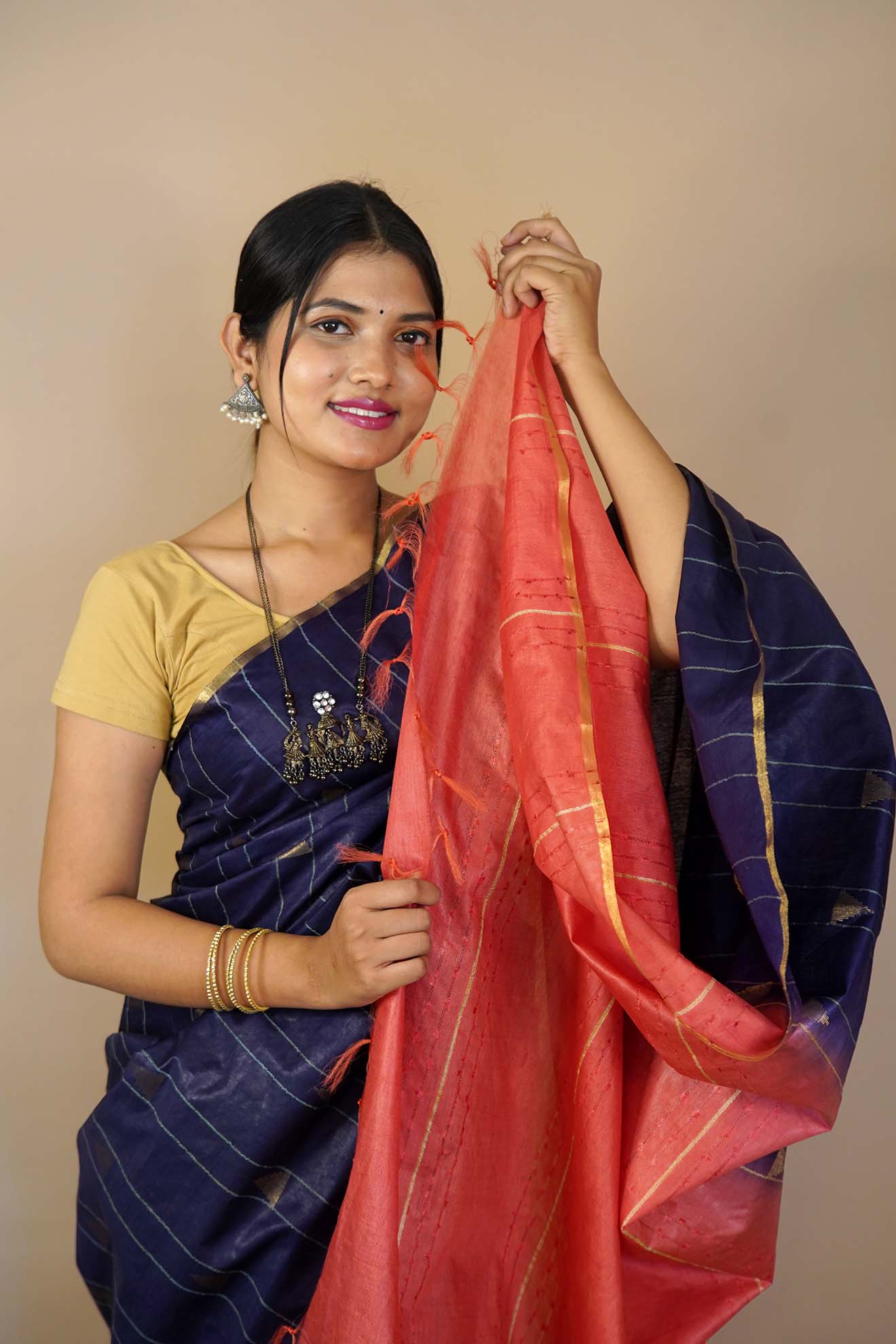 Beautiful Handloom Doby Triangular Design Weave Blue & Pink Kota Silk ...