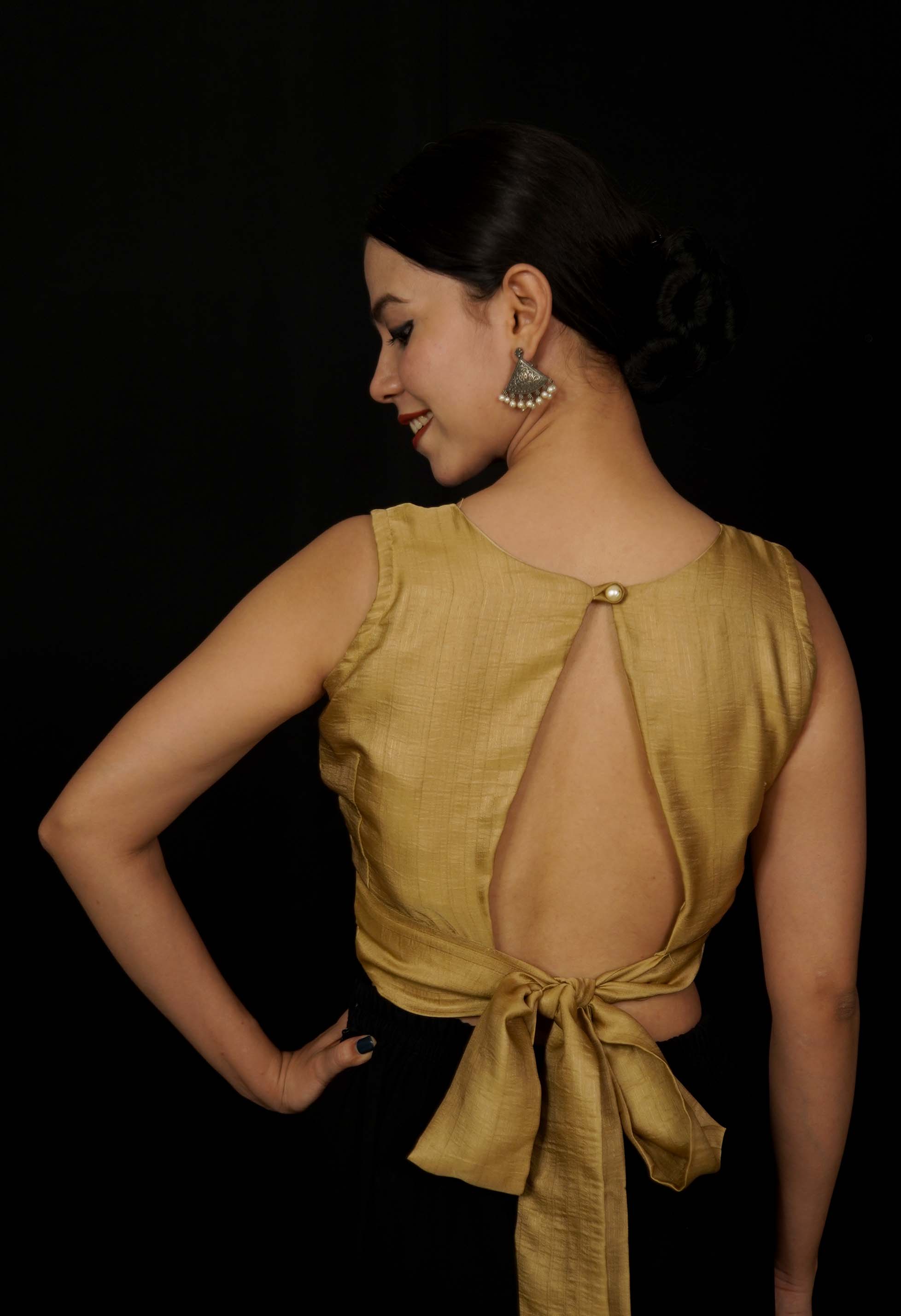 Beautiful Sweetheart Neck & Princess Cut With Tying Stylish Back Blouse ...