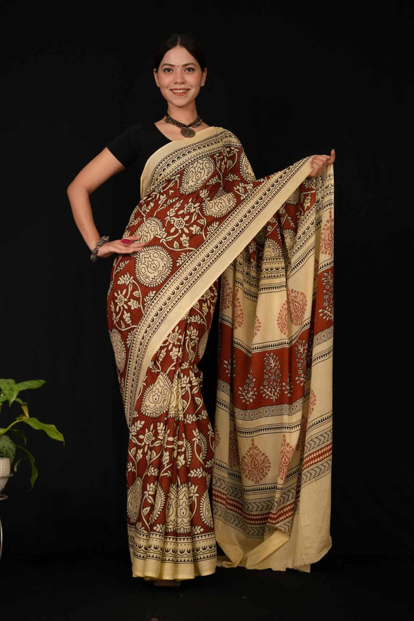 Designer Block Printed Mul Mul Cotton With Soild Cream Border Wrap In