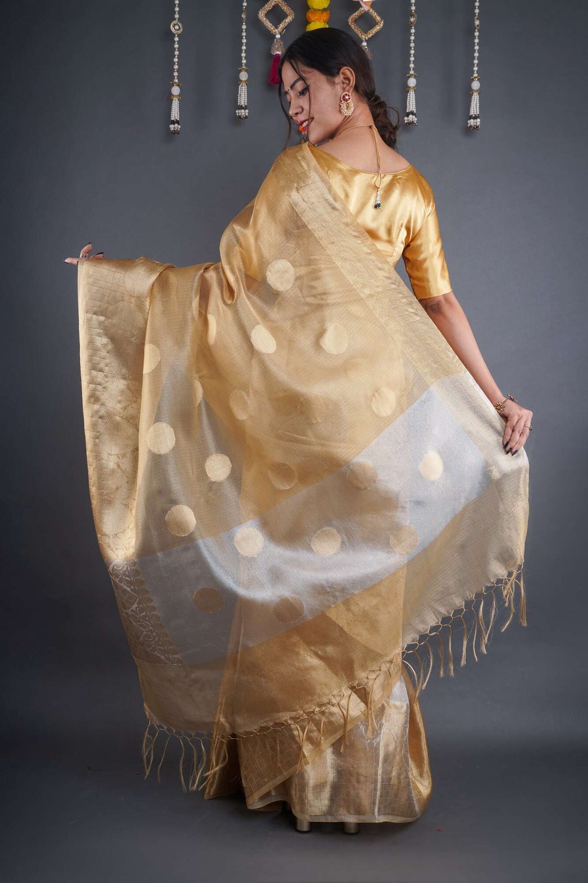 Handwoven Broad Border Polka Dot Tissue Saree Wrap in 1 minute saree
