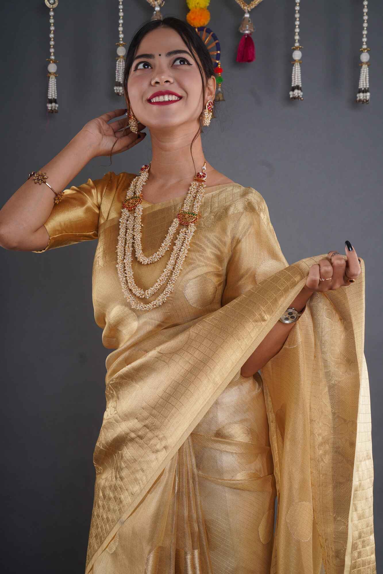 Handwoven Broad Border Polka Dot Tissue Saree Wrap in 1 minute saree